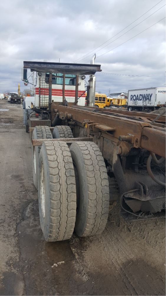 Salvage 2002 Mack RD600 Truck Delivery For Parts | Depew, New York ...