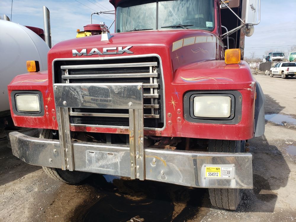 Salvage 2002 Mack RD688S Truck Delivery For Parts | Depew, New York ...