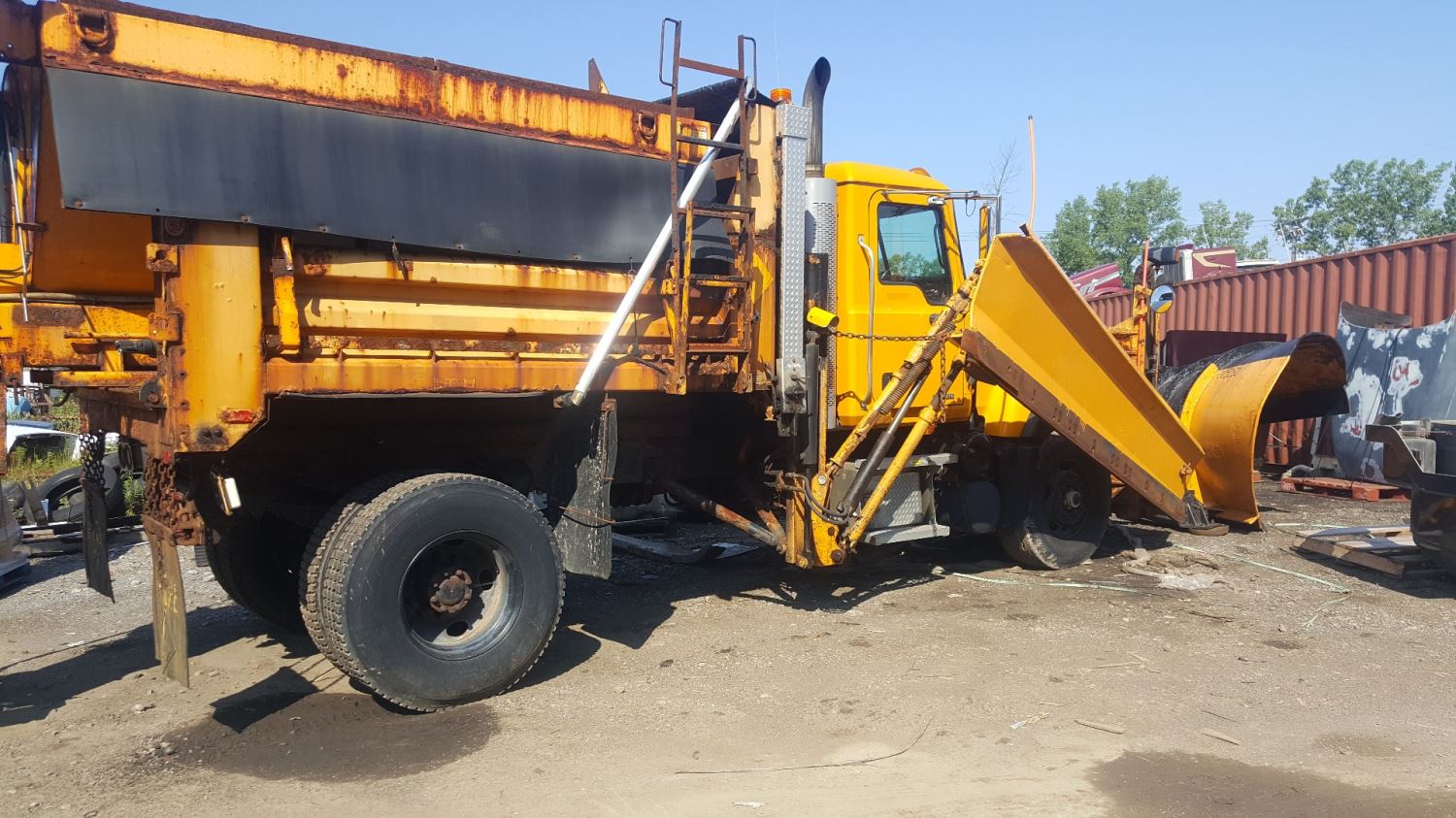Salvage 2007 Mack CV712 Granite Truck Delivery For Parts | Depew, New ...