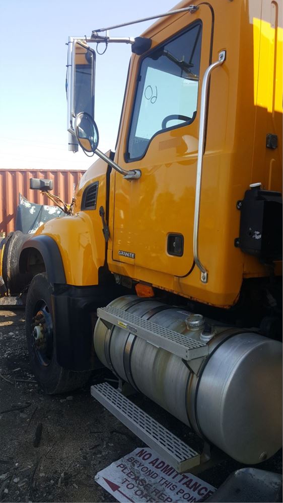 Salvage 2007 Mack CV712 Granite Truck Delivery For Parts | Depew, New ...