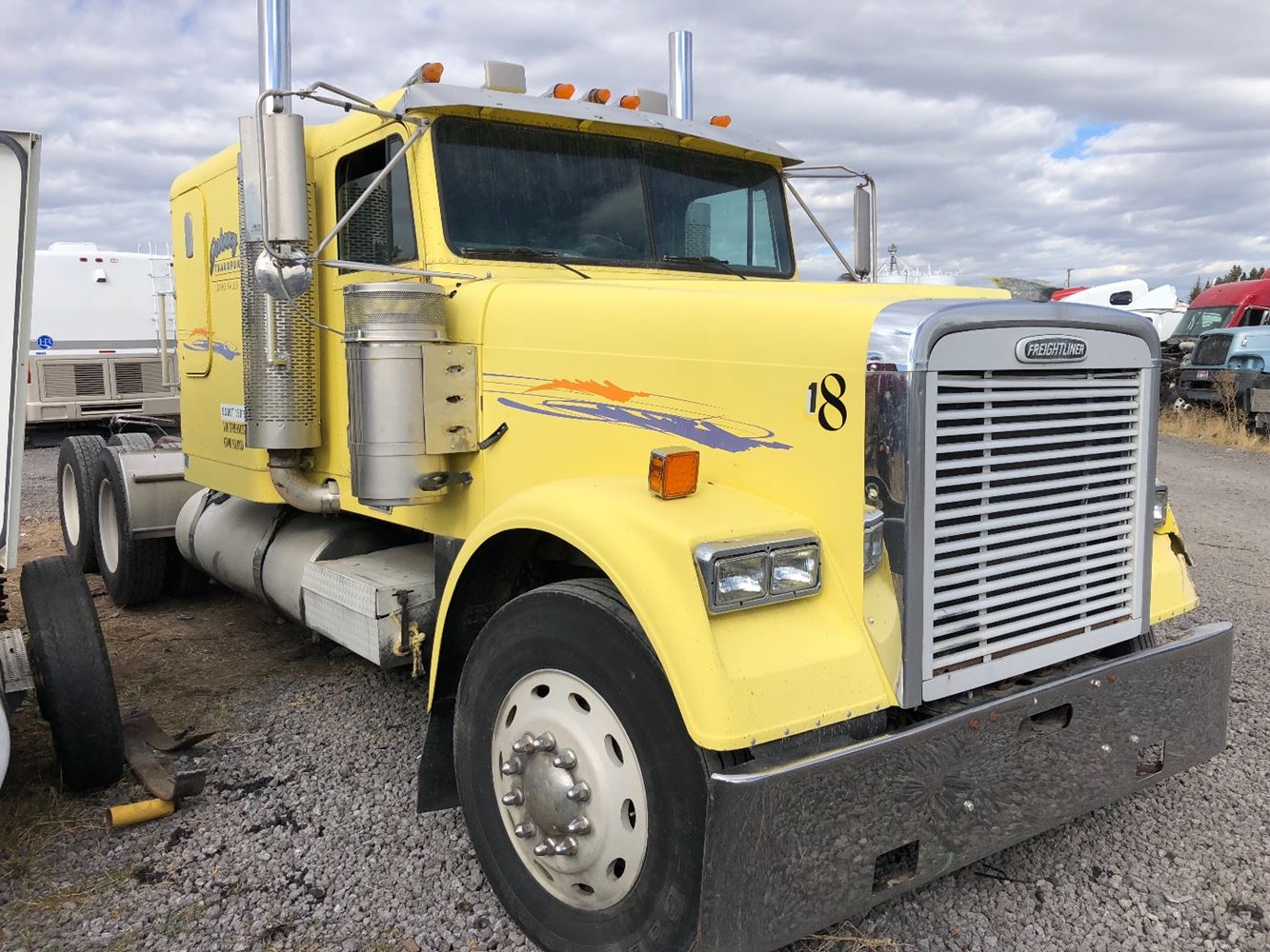 2000 Freightliner FLD120 TPI 2000 Freightliner FLD120 TPI