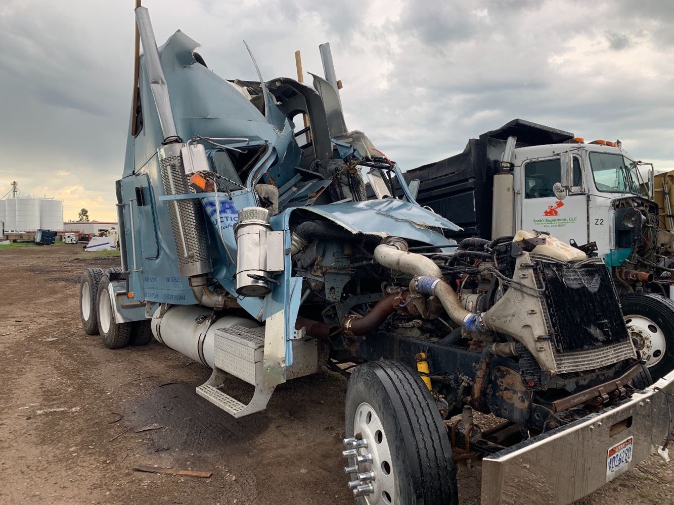 Salvage 2003 Freightliner FLD132 XL CLASSIC Truck Tractor For Parts ...