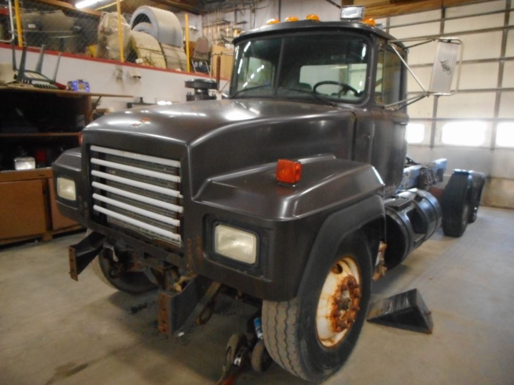 Salvage 1990 Mack RD686S DAY CAB For Parts | Farr West, Utah, United ...