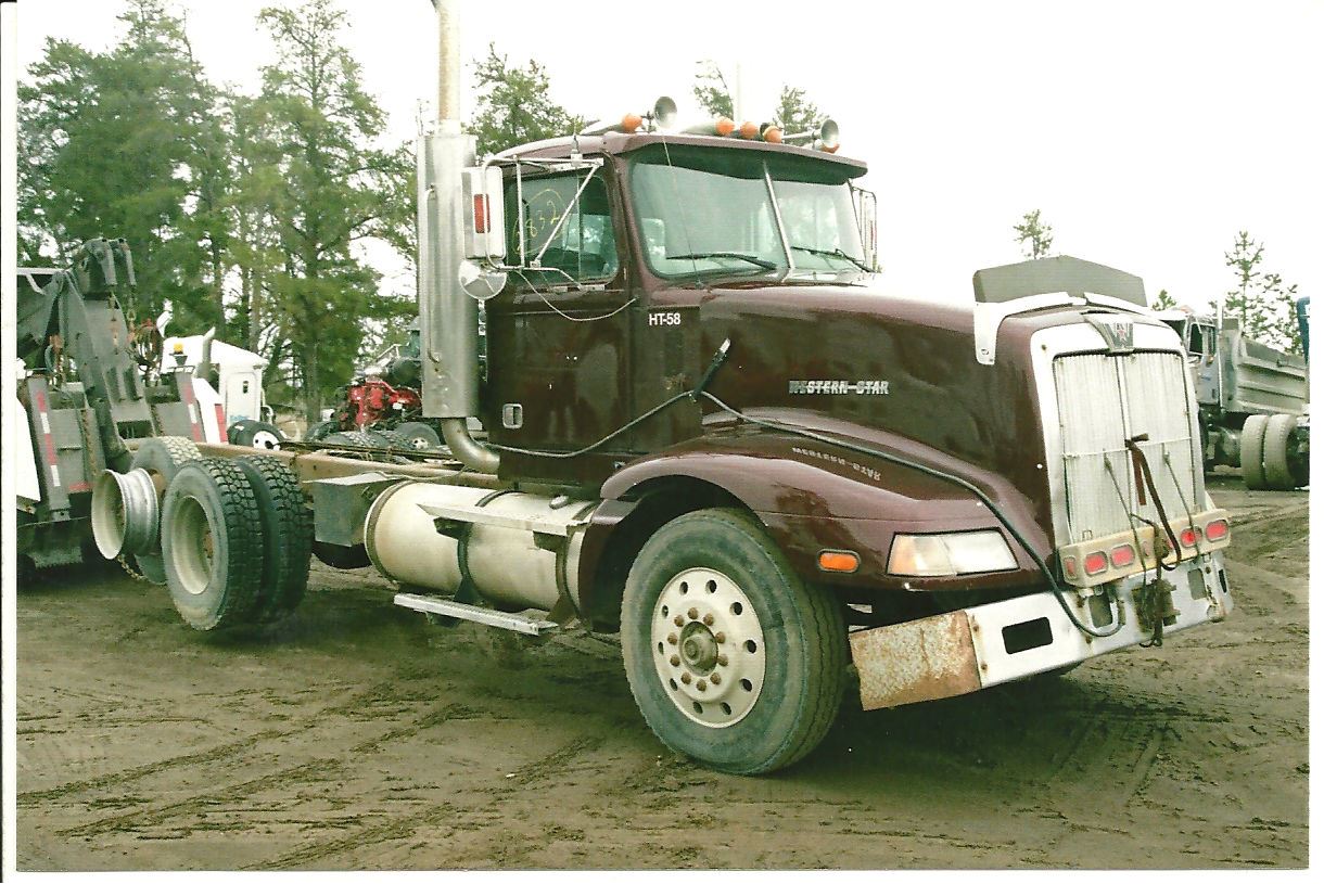 Salvage 1990 Western Star 5900 Truck Tractor For Parts | Sturgeon ...
