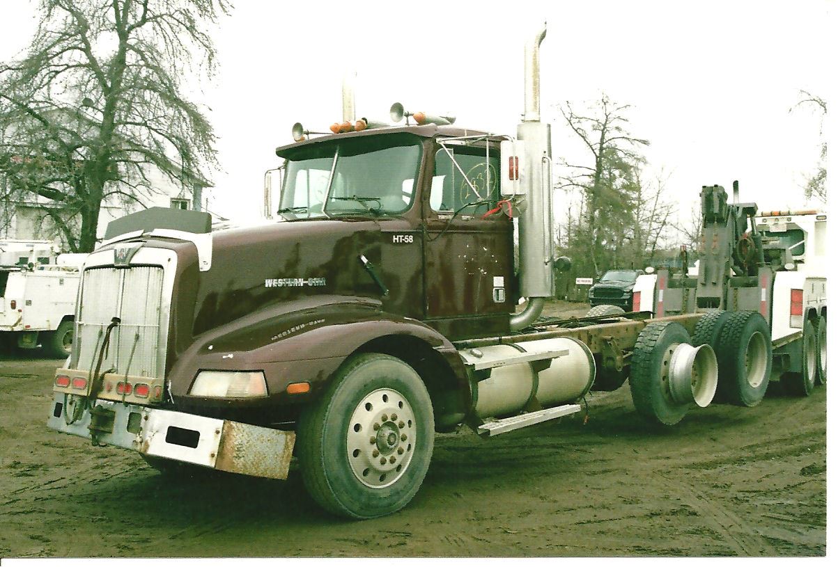 Salvage 1990 Western Star 5900 Truck Tractor For Parts | Sturgeon ...
