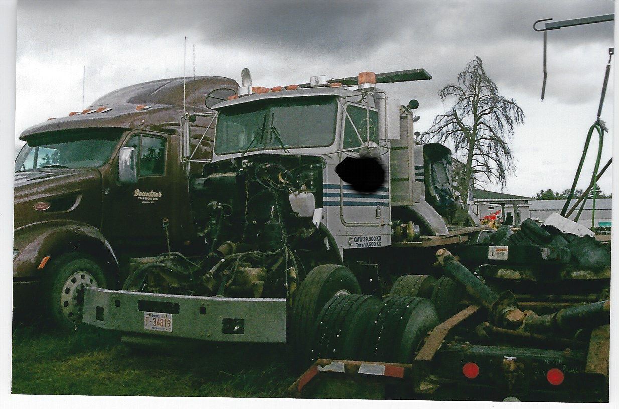 Salvage 1992 Kenworth T800 Truck Tractor For Parts | Sturgeon County ...
