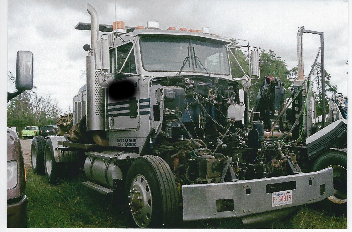 Salvage 1992 Kenworth T800 Truck Tractor For Parts | Sturgeon County ...