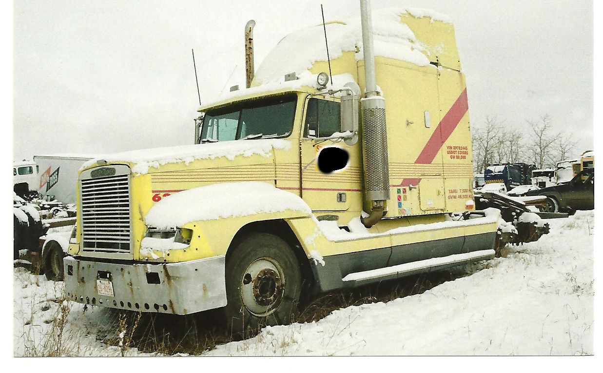 Salvage 1995 Freightliner FLD120 CONV For Parts | Sturgeon County ...