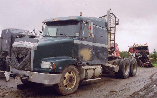 Salvage 1995 Volvo VN610 CONV For Parts | Sturgeon County, Alberta ...