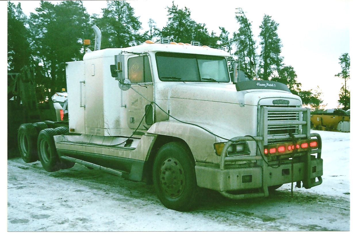 Salvage 1997 Freightliner FLD120 CONV For Parts | Sturgeon County ...