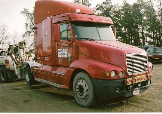 Salvage 2000 Freightliner CENTURY CLASS CONV For Parts | Sturgeon ...