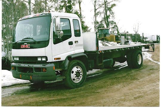 Salvage 2002 GM/Chev (HD) T7500 TILT C/O For Parts | Sturgeon County ...