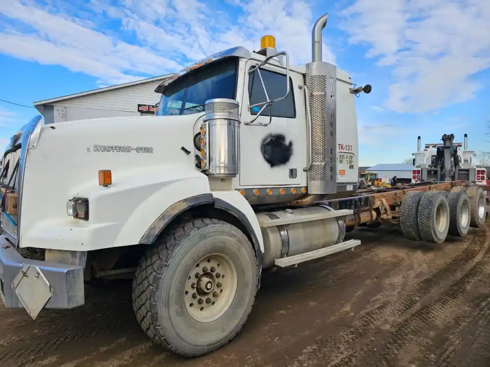 Salvage 2005 Western Star 4900 SA Truck Delivery For Parts | Sturgeon County, Alberta, Canada ...