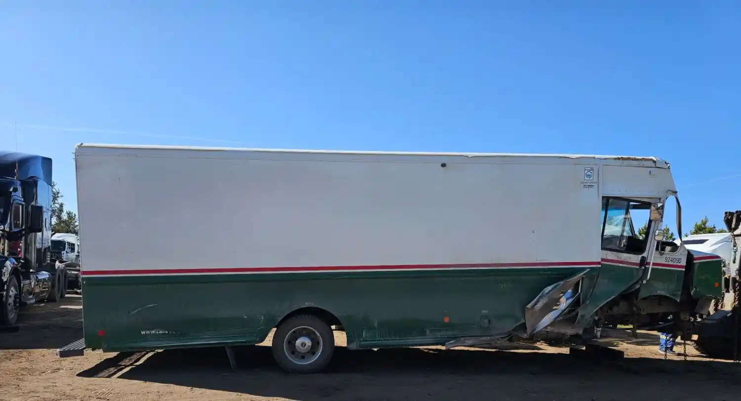 Salvage 2025 Freightliner MT55 Chassis Truck Delivery For Parts ...