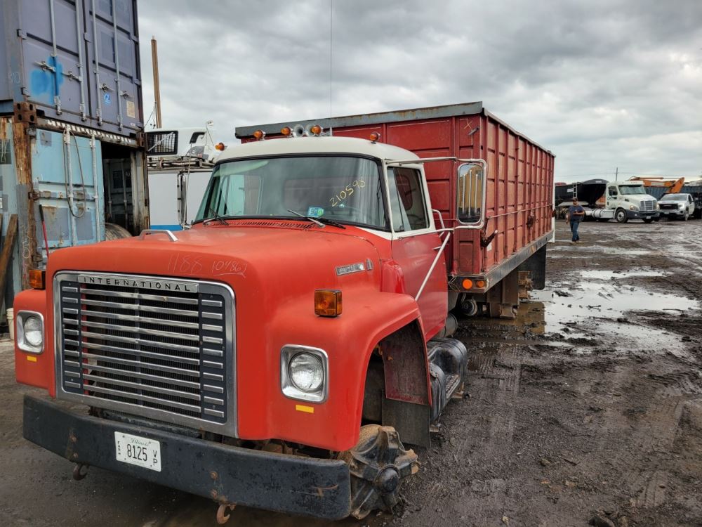 Salvage 1975 International 1600 LOADSTAR Straight Truck, Dump. For ...