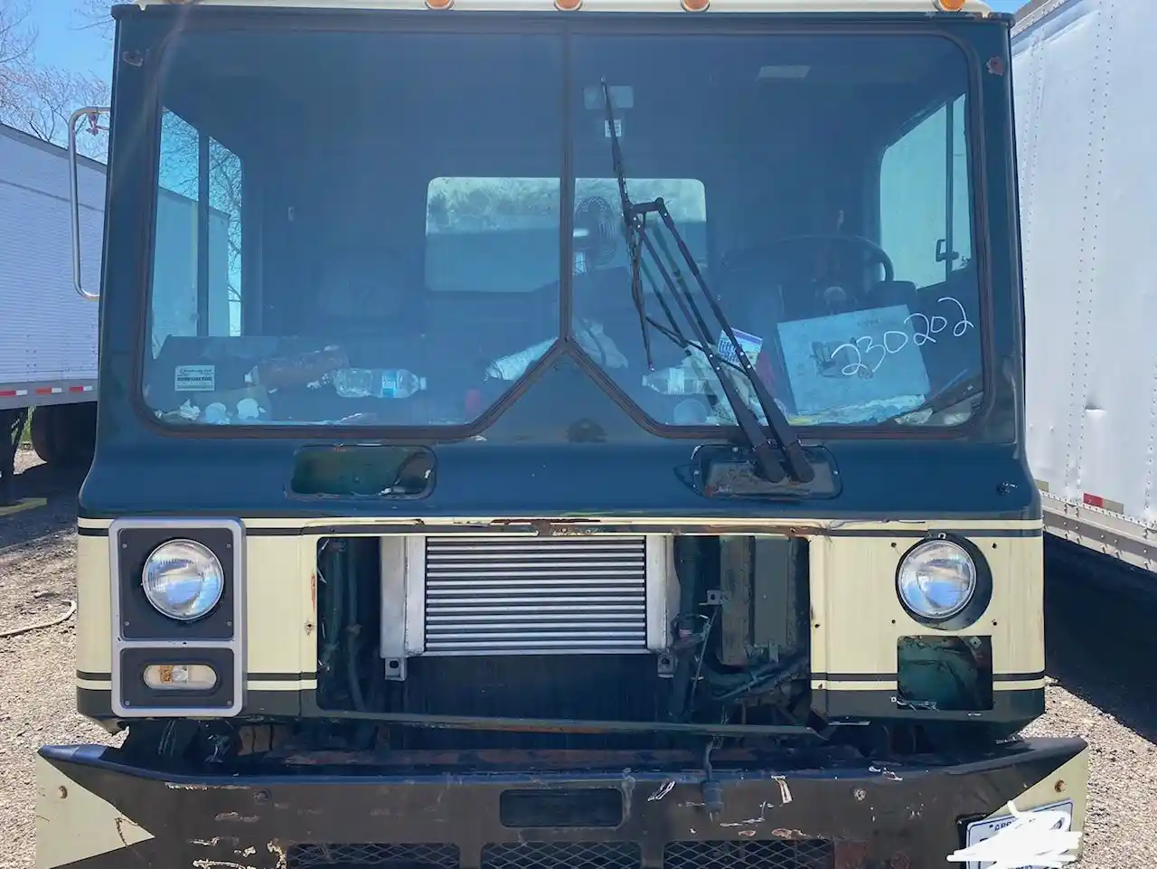 Salvage 2002 Mack MR688S Truck Delivery For Parts | KanKakee, Illinois ...