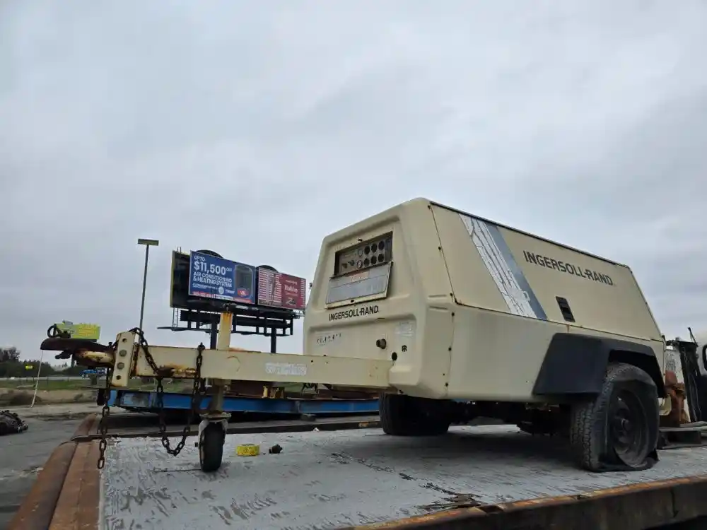 Salvage 1993 Iingersoll-Rand P130BWJD Air Compressor For Parts | Fresno ...