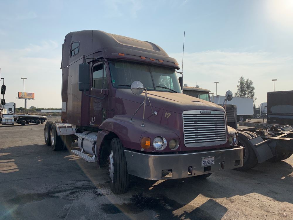 Salvage 1997 Freightliner CENTURY CLASS 120 Truck Tractor