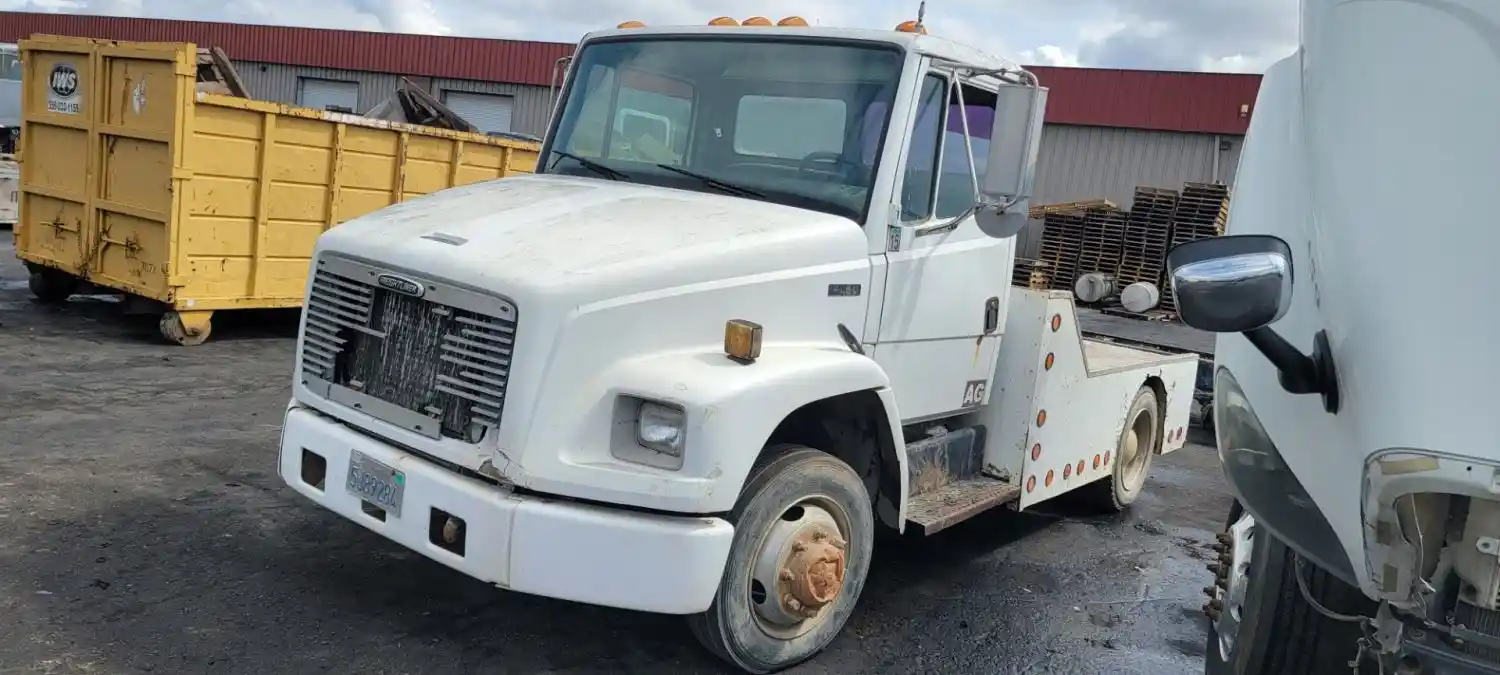 Salvage 1997 Freightliner FL50 Truck Delivery For Parts | Fresno ...