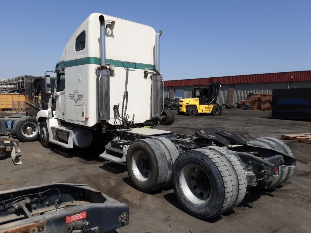 Salvage 1998 Freightliner CENTURY CLASS 120 Truck Tractor