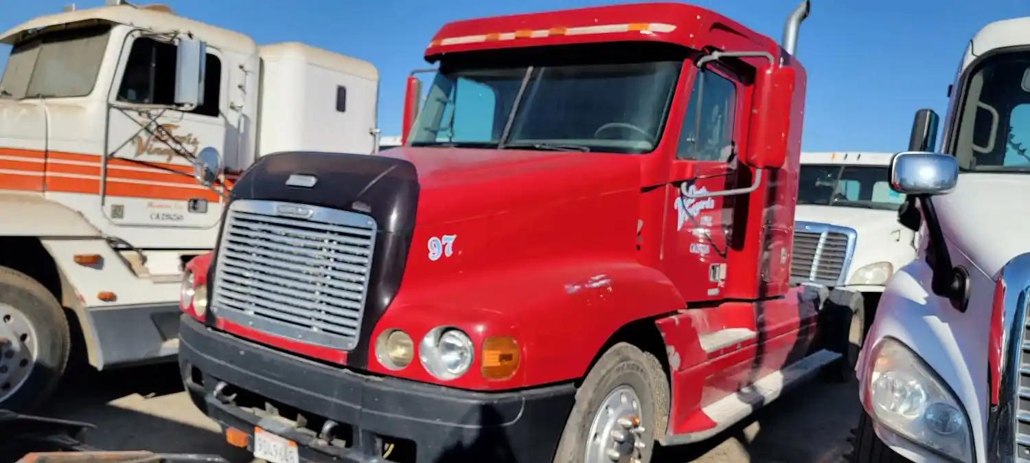 Salvage 1998 Freightliner Century Class 120 Truck Tractor