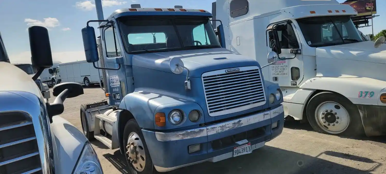 Salvage 1999 Freightliner CENTURY CLASS 12 Truck Tractor