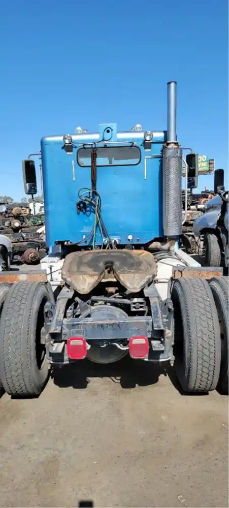 Salvage 1999 Freightliner CENTURY CLASS 12 Truck Tractor
