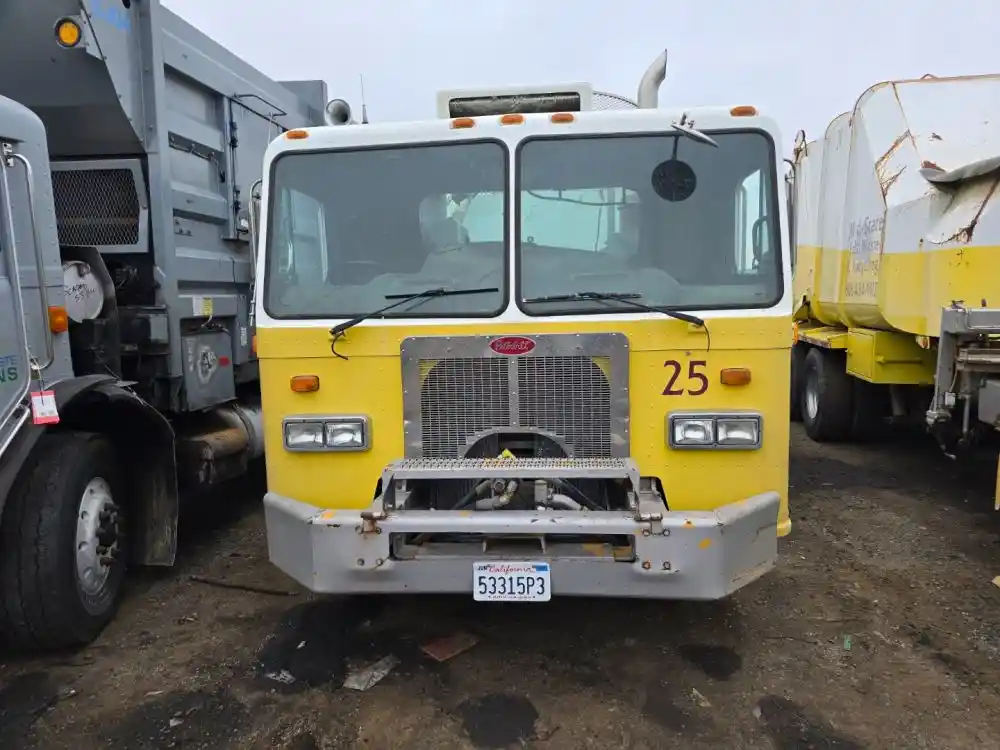 Salvage 2001 Peterbilt 320 Truck Delivery For Parts Fresno