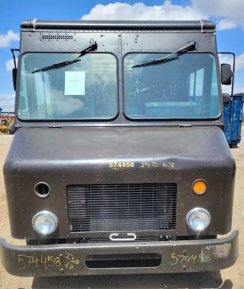 Salvage 2008 Freightliner MT45 Chassis Truck Delivery For Parts ...