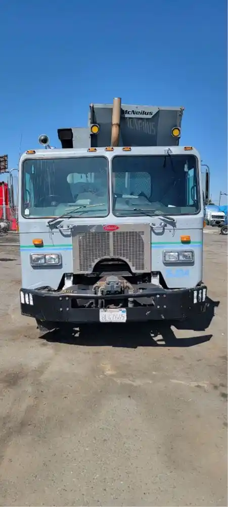 Salvage 2008 Peterbilt 320 Truck Delivery For Parts | Fresno ...