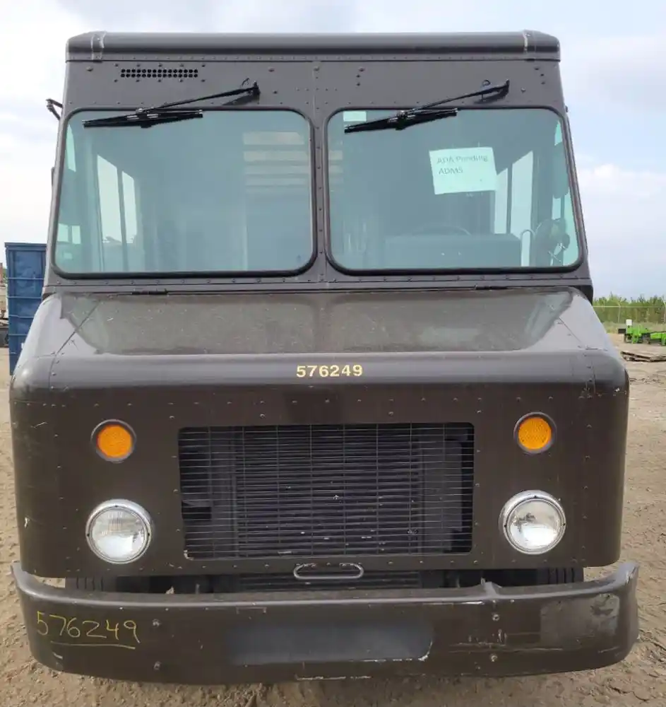 Salvage 2009 Freightliner MT45 Chassis Truck Delivery For Parts ...