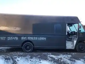 Salvage Workhorse Custom Chassis Semi Trucks For Parts | 18-Wheeler ...