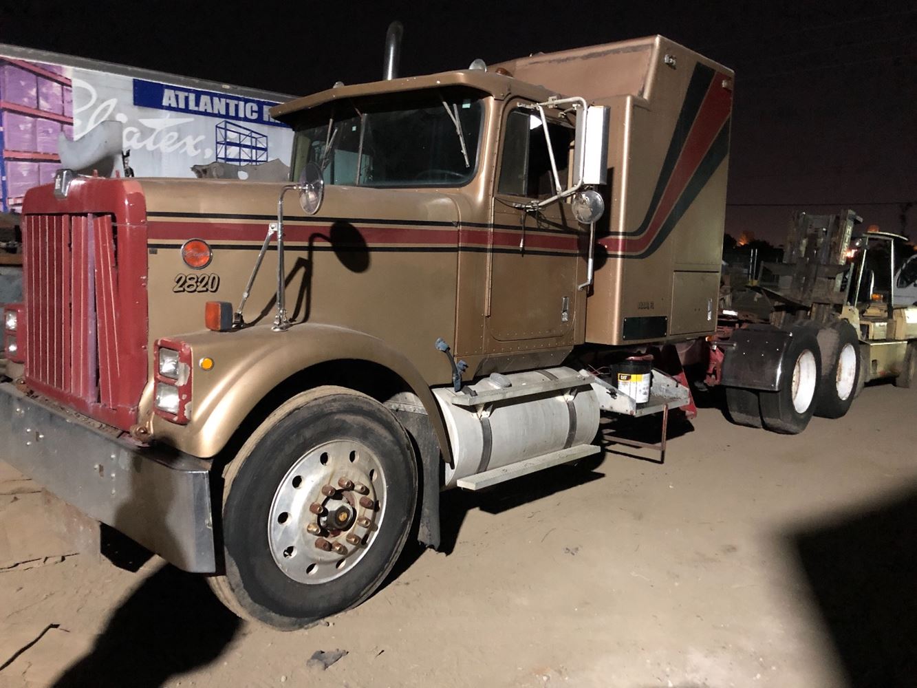 Salvage 1985 International F-9370 Truck Delivery For Parts | Medley ...