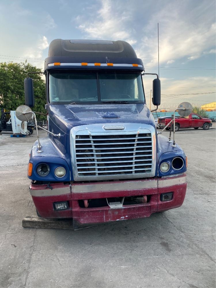 Salvage 1997 Freightliner CENTURY CLASS 120 Truck Tractor For Parts ...