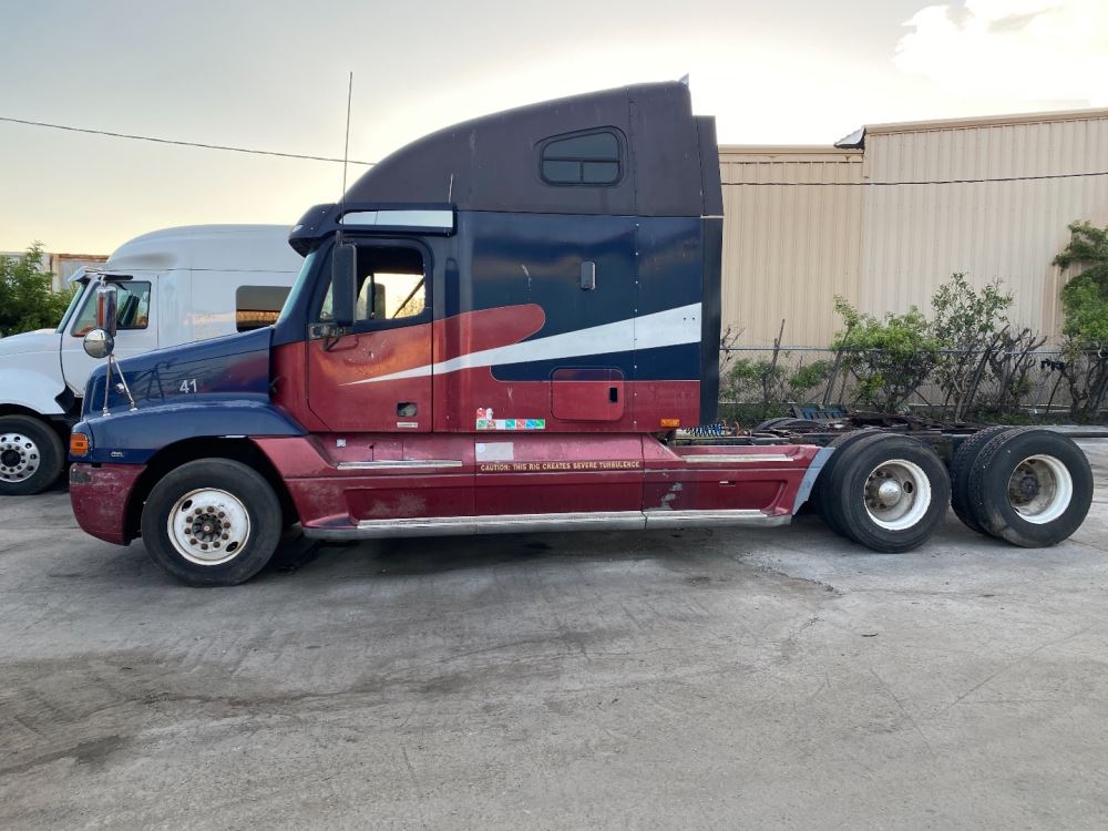 Salvage 1997 Freightliner CENTURY CLASS 120 Truck Tractor For Parts ...