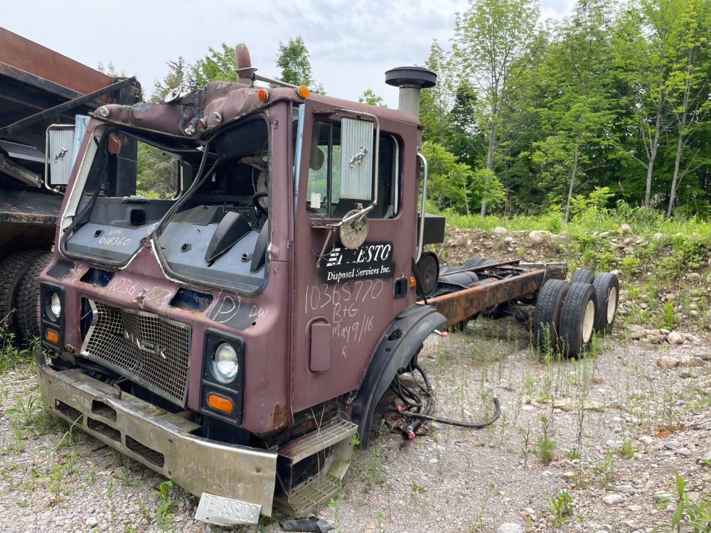 Salvage 2001 Mack MR688S Truck Delivery For Parts | Lakefield, Ontario ...