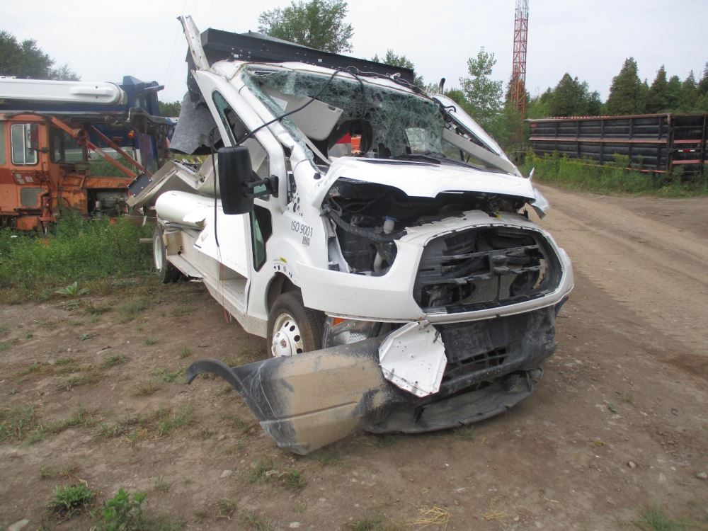 Salvage 2019 Ford Transit Cutaway FULL-SIZE VAN For Parts | Lakefield ...