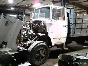 Ford 800 Semi Trucks For Sale | 18-Wheeler Trucks | TPI