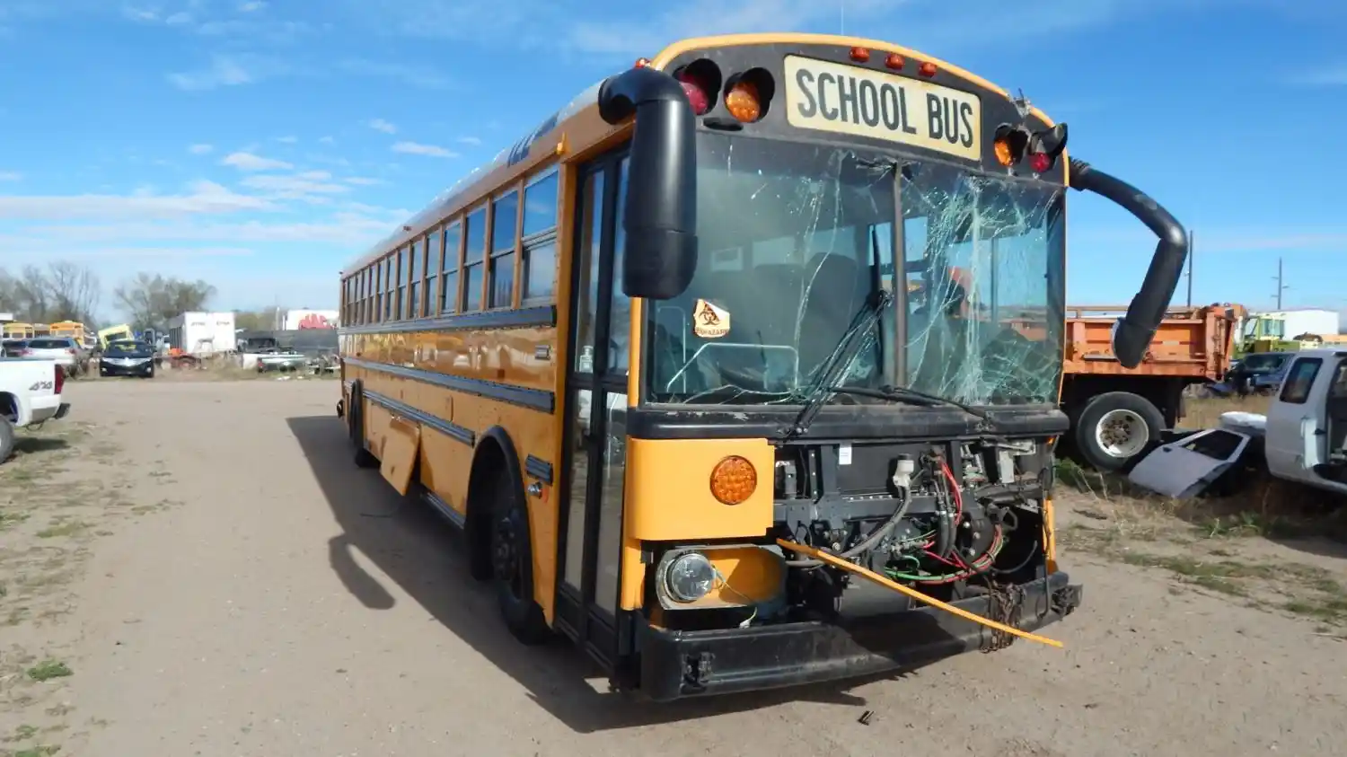 Salvage 2014 Thomas Built Saf-T-Liner HDX School Bus For Parts ...