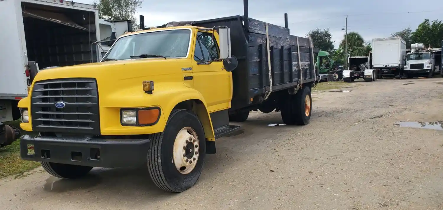Salvage 1998 Ford F700 FLAT BED For Parts | Felda, Florida, United ...