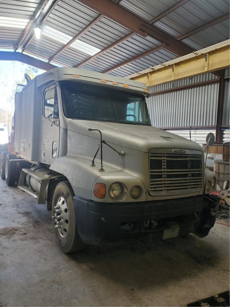 Salvage 1997 Freightliner CENTURY CLASS 120 Truck Tractor For Parts ...