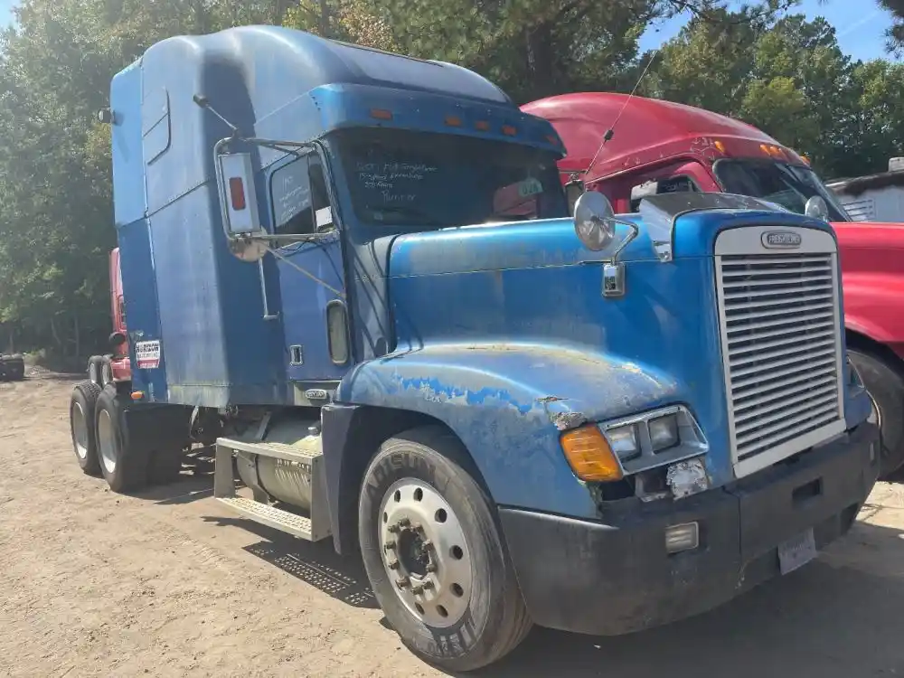 Salvage 2001 Freightliner FLD120 Truck Tractor For Parts | Sumter ...