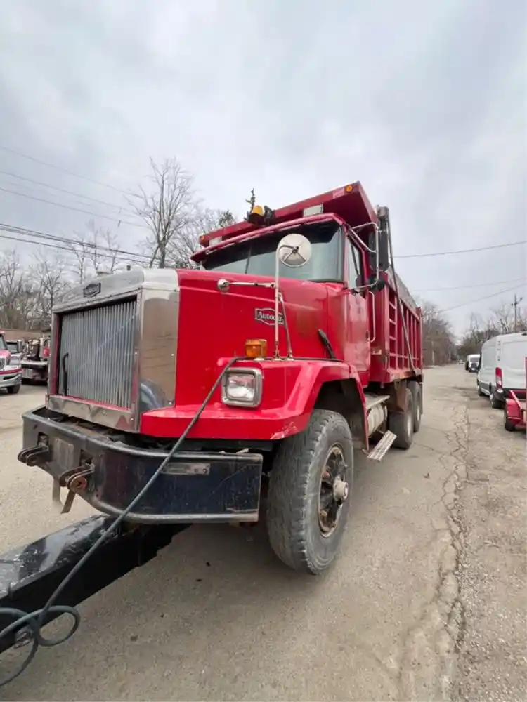 Salvage 1996 Volvo AUTOCAR ACL64 Truck Delivery For Parts | Wayne, New ...