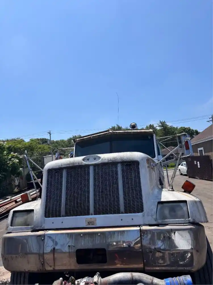 Salvage 1997 Peterbilt 330 Truck Delivery For Parts | Bellport, New ...