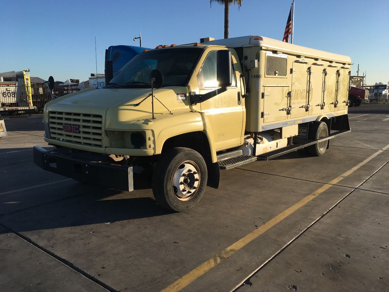 Salvage 2006 GMC C5500 LPG Low Profile Chassis For Parts | Phoenix ...