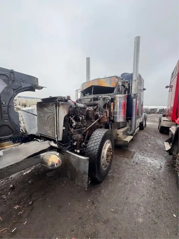 Salvage 1995 Peterbilt 379 Truck Tractor For Parts | Calgary, Alberta ...