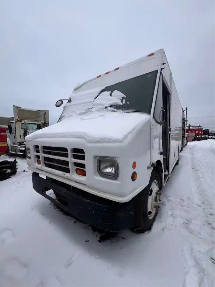 Salvage 2008 Freightliner MT55 Chassis Truck Delivery For Parts ...