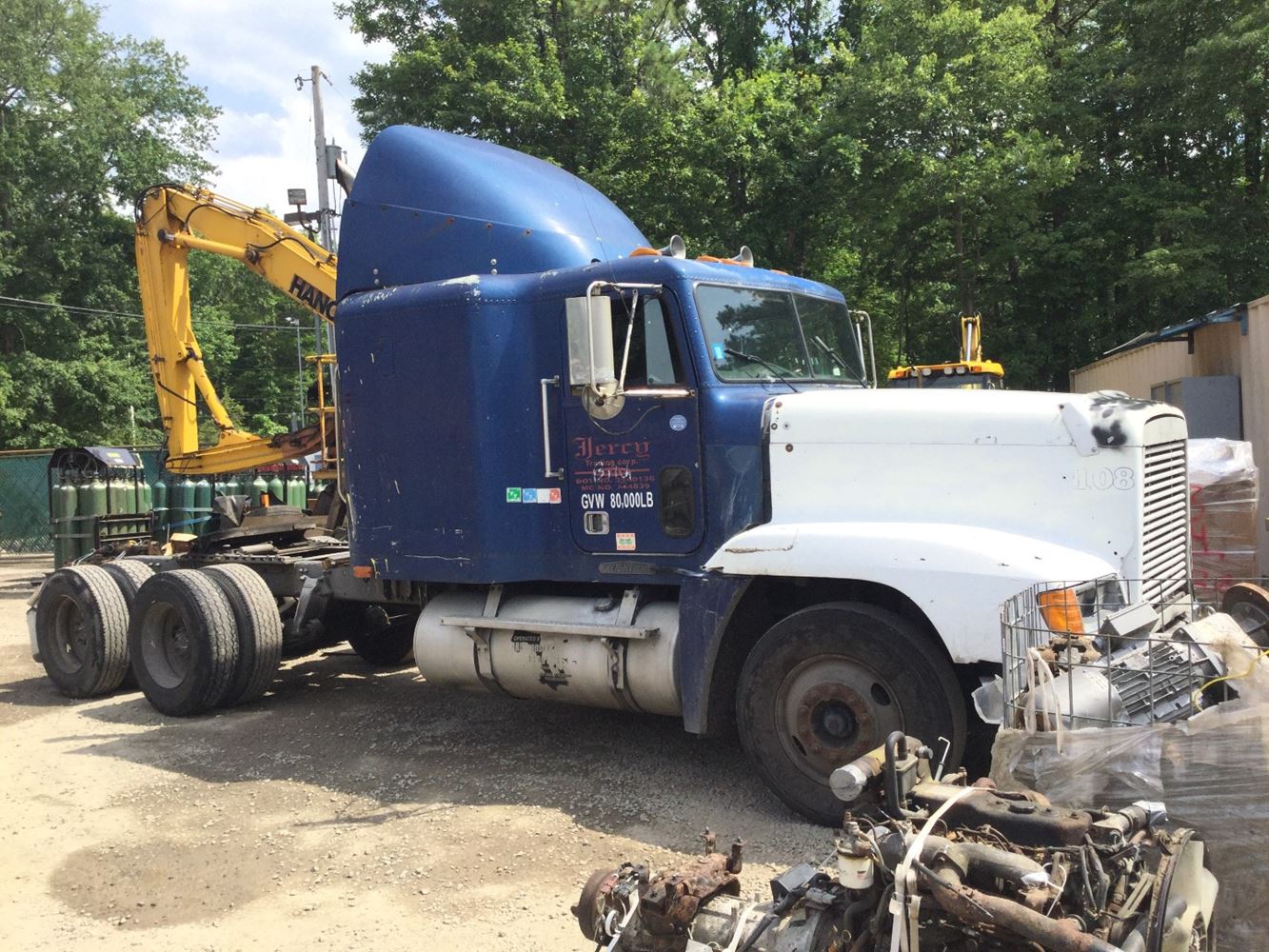 Salvage 1996 Freightliner FLD120 Truck Tractor For Parts | Freehold ...