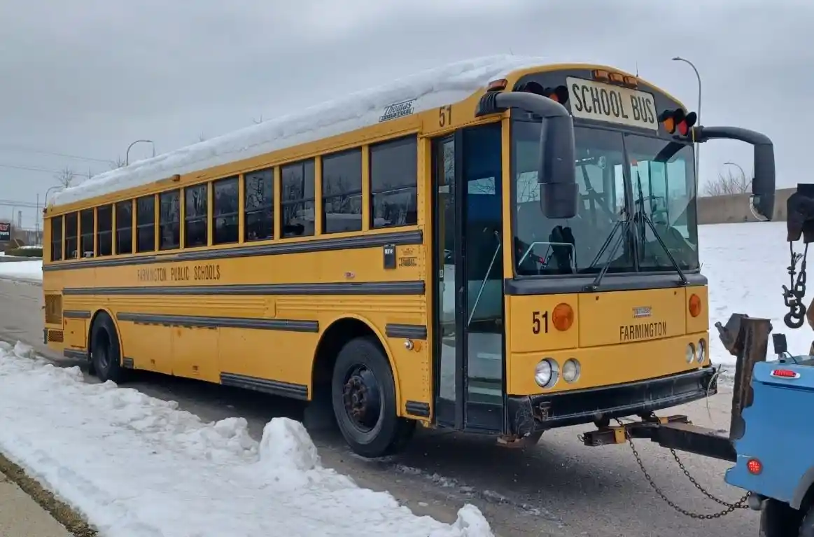 Salvage 2009 Thomas Built Saf-T-Liner HDX School Bus